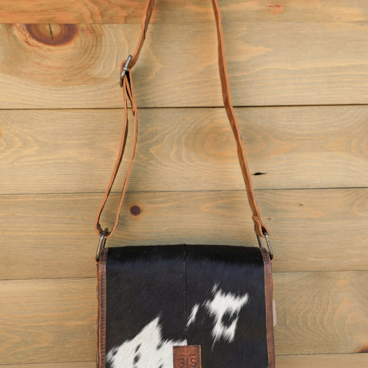 Vaquero Concho Della Cowhide STS Ranchwear Crossbody | Crooked Horn Co ...