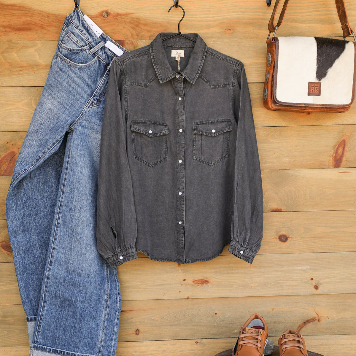 Kemmer Pearl Snap Long Sleeve Grey Top | Crooked Horn Company
